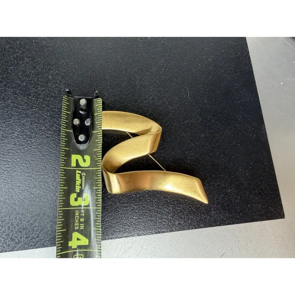 Monet | Jewelry | Signed Monet Matte Gold Tone Ribbon Brooch Pin Glam ...